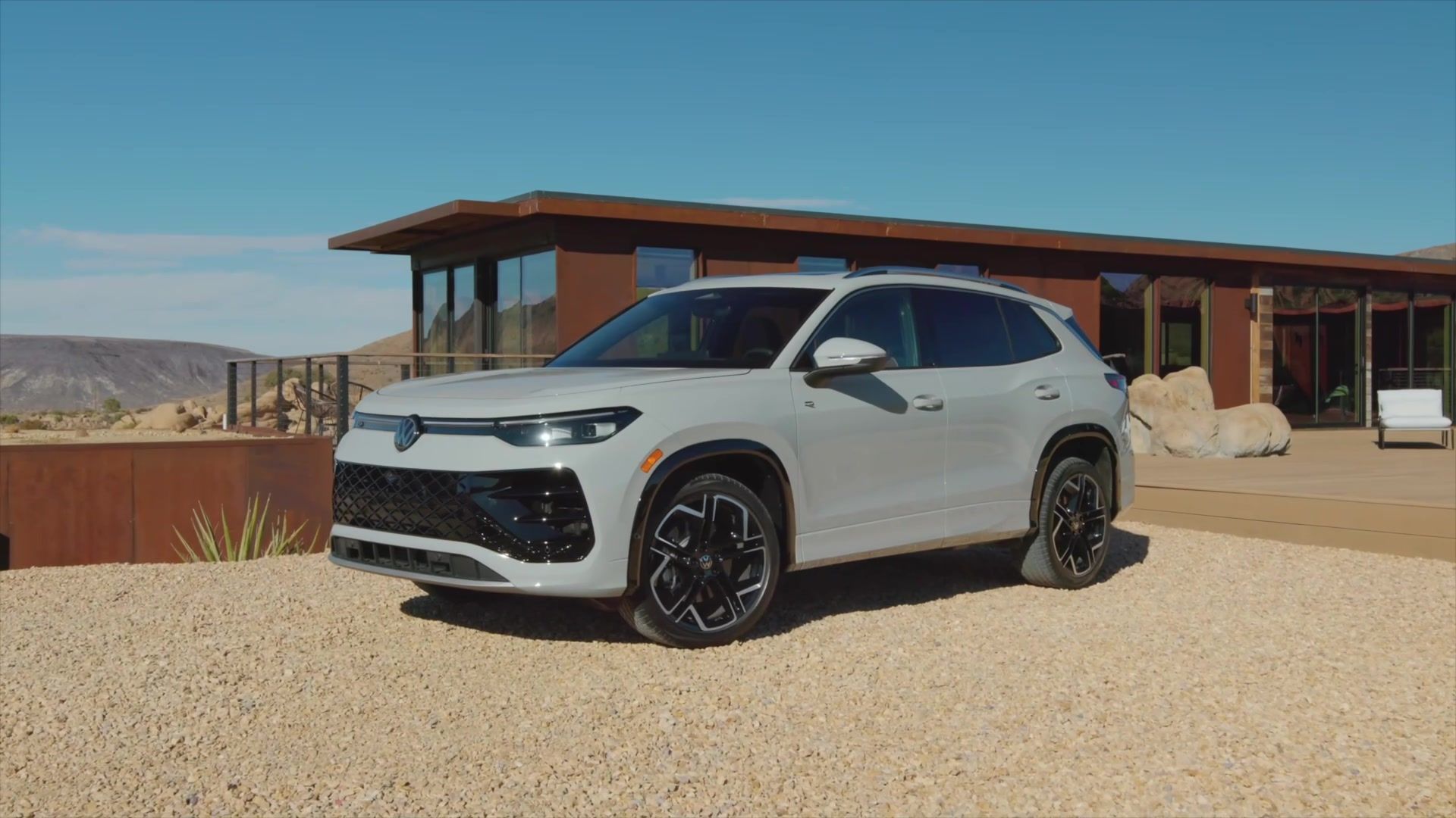 2025 Volkswagen Tiguan R-Line Design Preview in Ascot Grey